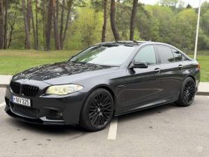 Melns BMW 520 2012 Viļņa, ar dzinēja tilpumu 2.00 L un nobraukumu 286 tūkst. km par 9999 €, foto  vietnē AUTOMOTO.COM.LV