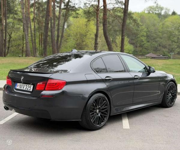 Melns BMW 520 2012 Viļņa, ar dzinēja tilpumu 2.00 L un nobraukumu 286 tūkst. km par 9999 €, foto 3 vietnē AUTOMOTO.COM.LV