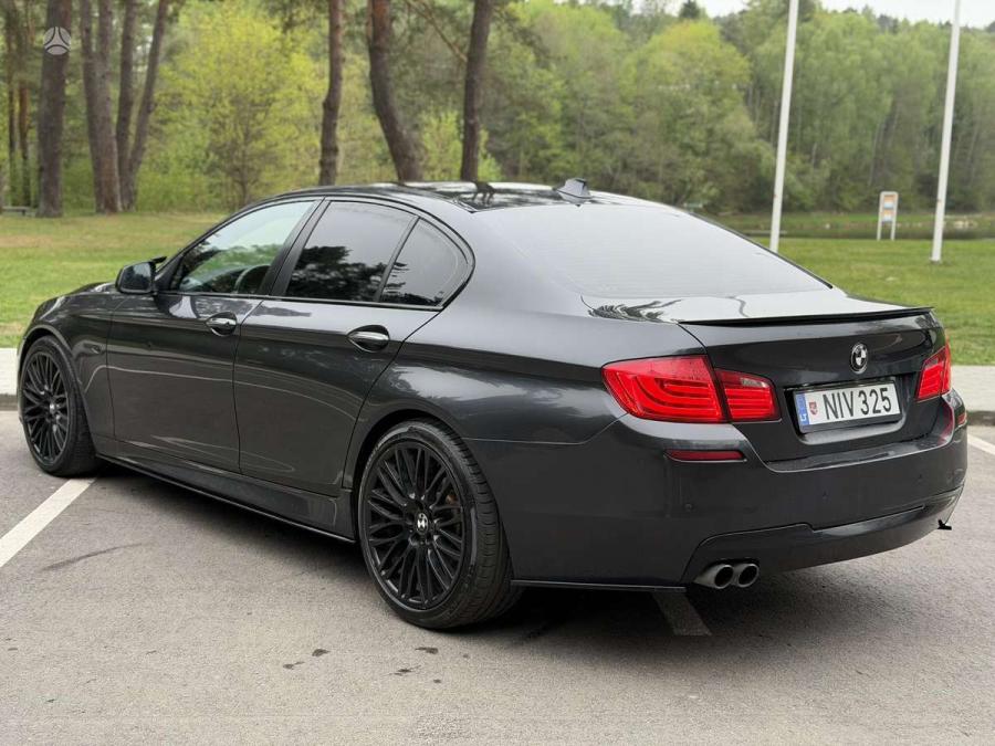 Melns BMW 520 2012 Viļņa, ar dzinēja tilpumu 2.00 L un nobraukumu 286 tūkst. km par 9999 €, foto 5 vietnē AUTOMOTO.COM.LV