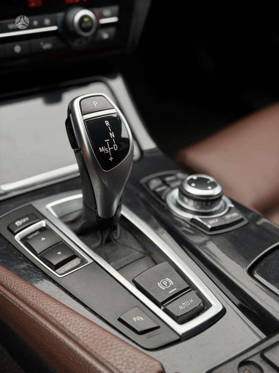 Melns BMW 520 2012 Viļņa, ar dzinēja tilpumu 2.00 L un nobraukumu 286 tūkst. km par 9999 €, foto 13 vietnē AUTOMOTO.COM.LV
