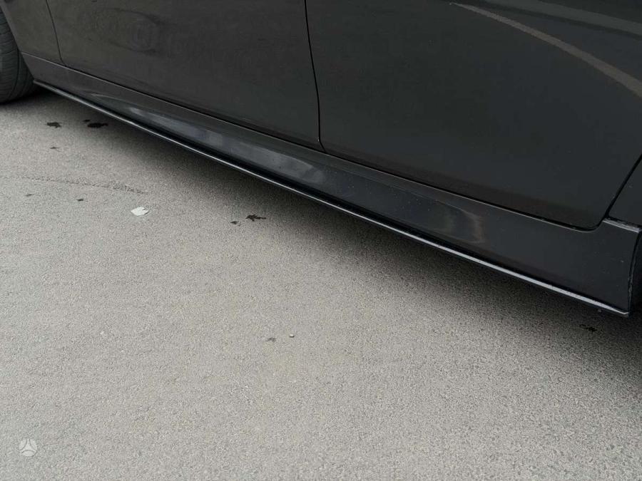 Melns BMW 520 2012 Viļņa, ar dzinēja tilpumu 2.00 L un nobraukumu 286 tūkst. km par 9999 €, foto 18 vietnē AUTOMOTO.COM.LV