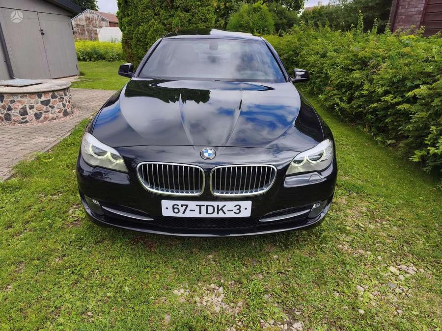 Black BMW 520 2012 in Marijampole, with an engine capacity of 2.00 L and mileage of 280 thousand km for 7999 €, photo 1 on AUTOMOTO.COM.LV