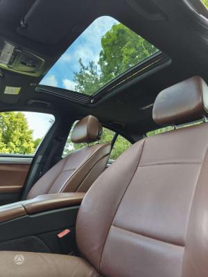 Black BMW 520 2012 in Marijampole, with an engine capacity of 2.00 L and mileage of 280 thousand km for 7999 €, photo 17 on AUTOMOTO.COM.LV
