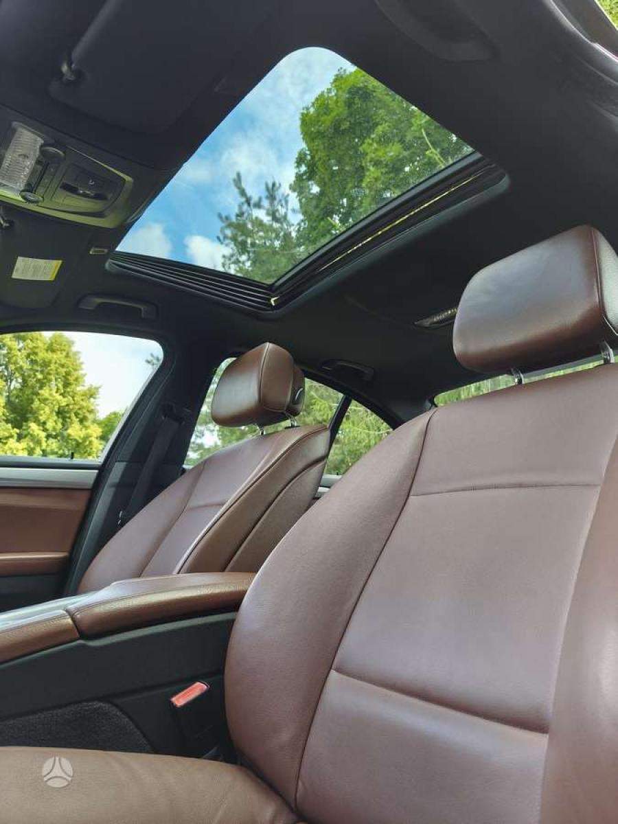 Black BMW 520 2012 in Marijampole, with an engine capacity of 2.00 L and mileage of 280 thousand km for 7999 €, photo 17 on AUTOMOTO.COM.LV