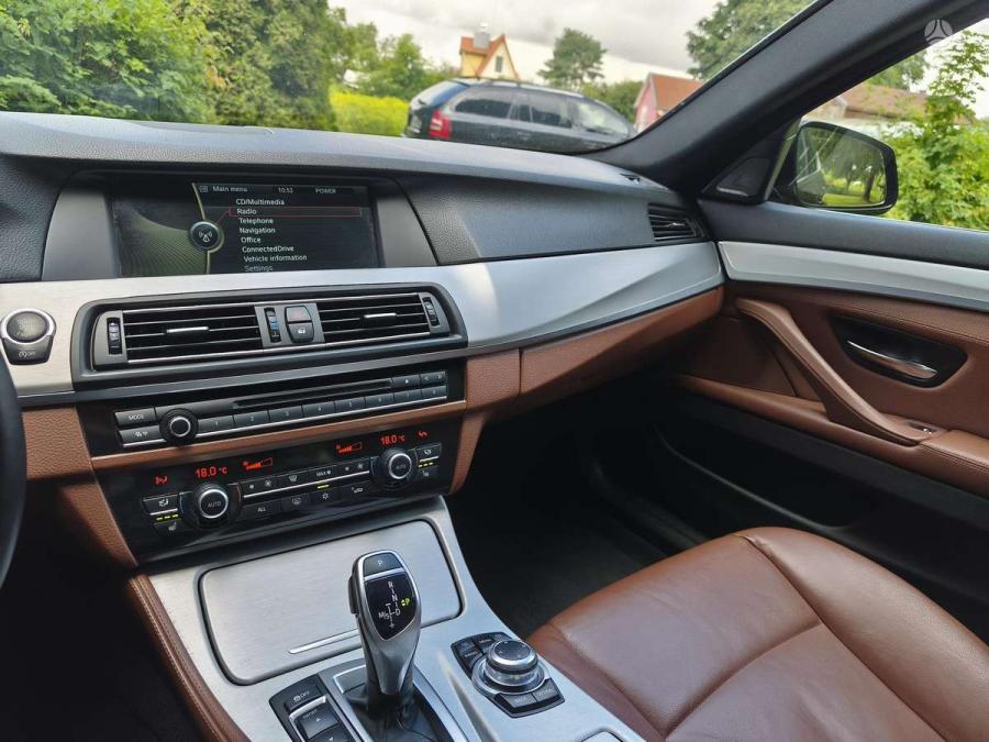 Black BMW 520 2012 in Marijampole, with an engine capacity of 2.00 L and mileage of 280 thousand km for 7999 €, photo 18 on AUTOMOTO.COM.LV