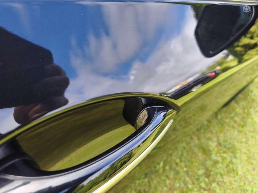 Black BMW 520 2012 in Marijampole, with an engine capacity of 2.00 L and mileage of 280 thousand km for 7999 €, photo 27 on AUTOMOTO.COM.LV