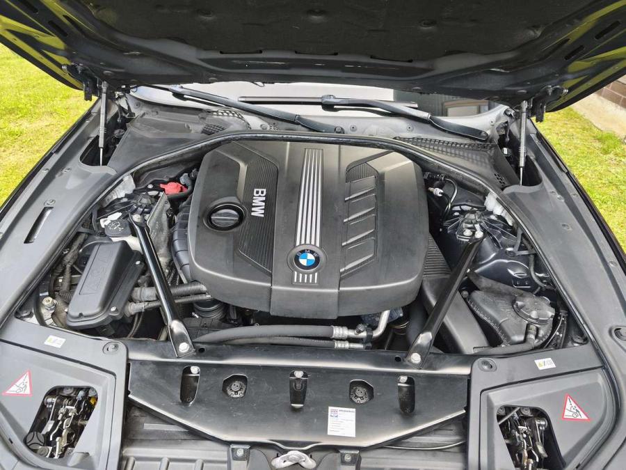 Black BMW 520 2012 in Marijampole, with an engine capacity of 2.00 L and mileage of 280 thousand km for 7999 €, photo 31 on AUTOMOTO.COM.LV
