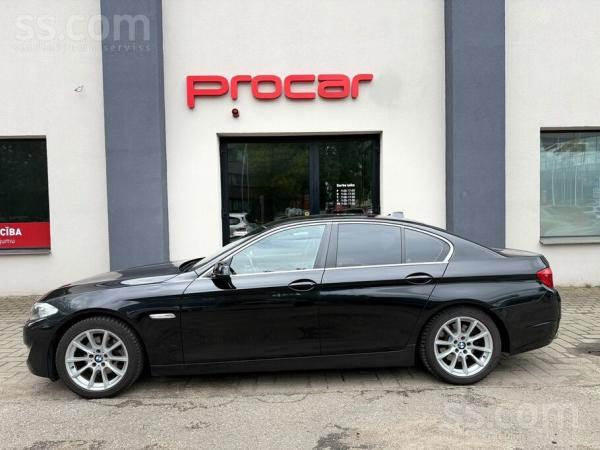 Black BMW 520 2012 in Riga, with an engine capacity of 2.00 L and mileage of 205 thousand km for 6550 €, photo 2 on AUTOMOTO.COM.LV