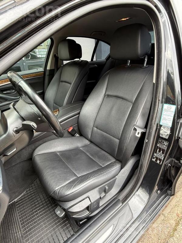Black BMW 520 2012 in Riga, with an engine capacity of 2.00 L and mileage of 205 thousand km for 6550 €, photo 9 on AUTOMOTO.COM.LV