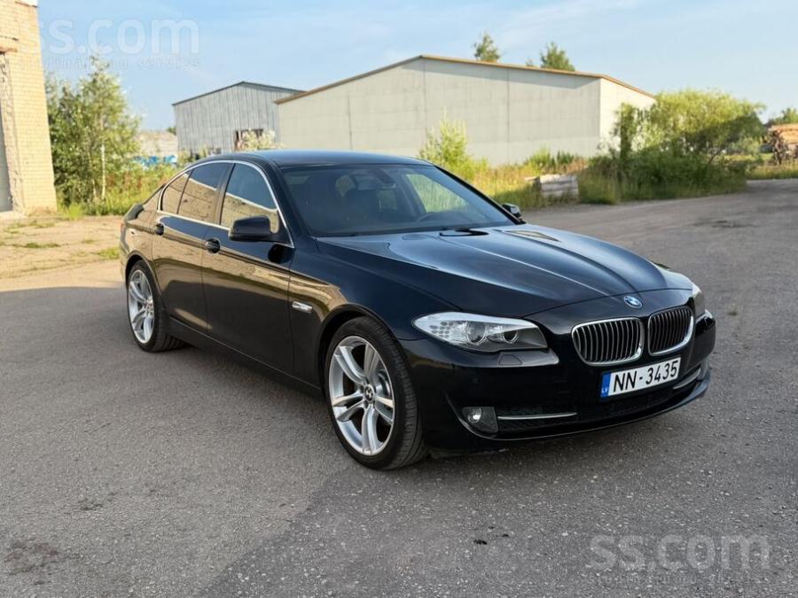 Melns BMW 520 2012 Bauska, ar dzinēja tilpumu 2.00 L un nobraukumu 309 tūkst. km par 10500 €, foto 1 vietnē AUTOMOTO.COM.LV