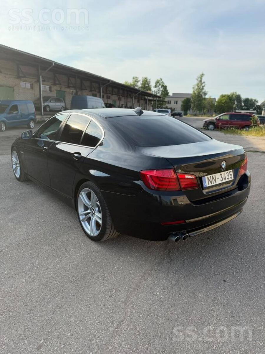 Melns BMW 520 2012 Bauska, ar dzinēja tilpumu 2.00 L un nobraukumu 309 tūkst. km par 10500 €, foto 3 vietnē AUTOMOTO.COM.LV