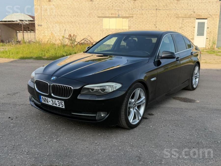 Melns BMW 520 2012 Bauska, ar dzinēja tilpumu 2.00 L un nobraukumu 309 tūkst. km par 10500 €, foto 4 vietnē AUTOMOTO.COM.LV