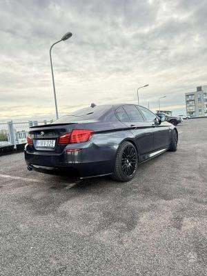 Black BMW 520 2012 in Vilnius, with an engine capacity of 2.00 L and mileage of 330 thousand km for 9100 €, photo 6 on AUTOMOTO.COM.LV
