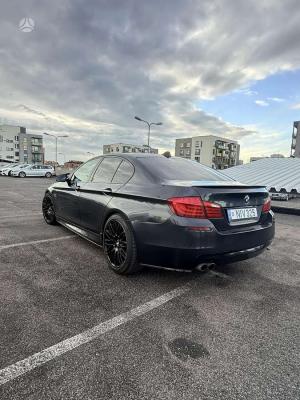 Black BMW 520 2012 in Vilnius, with an engine capacity of 2.00 L and mileage of 330 thousand km for 9100 €, photo 7 on AUTOMOTO.COM.LV