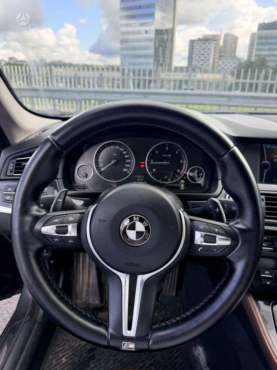 Black BMW 520 2012 in Vilnius, with an engine capacity of 2.00 L and mileage of 330 thousand km for 9100 €, photo 12 on AUTOMOTO.COM.LV