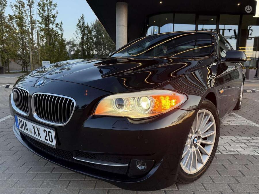 Black BMW 520 2012 in Kaunas, with an engine capacity of 2.00 L and mileage of 0 thousand km for 8390 €, photo 1 on AUTOMOTO.COM.LV