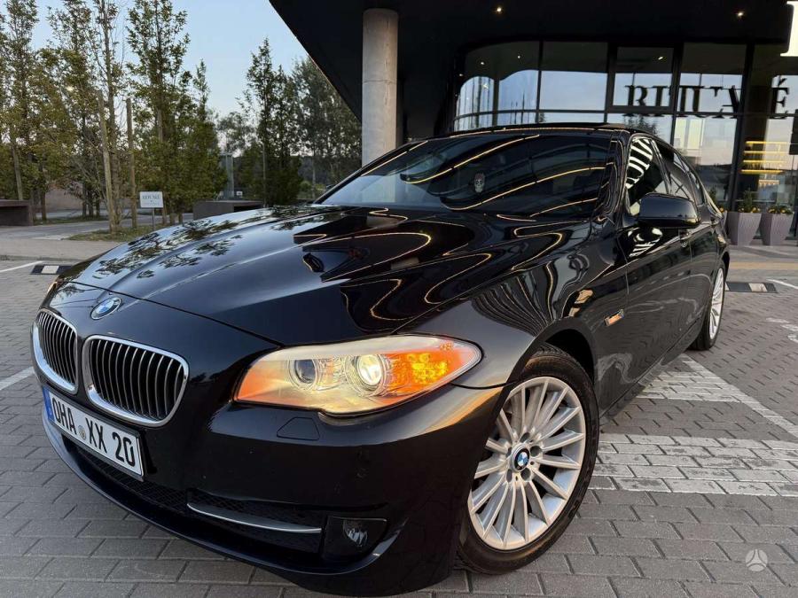 Black BMW 520 2012 in Kaunas, with an engine capacity of 2.00 L and mileage of 0 thousand km for 8390 €, photo 4 on AUTOMOTO.COM.LV