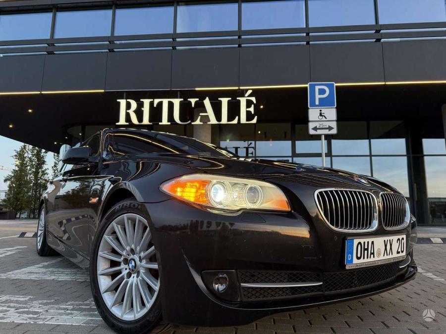 Black BMW 520 2012 in Kaunas, with an engine capacity of 2.00 L and mileage of 0 thousand km for 8390 €, photo 12 on AUTOMOTO.COM.LV