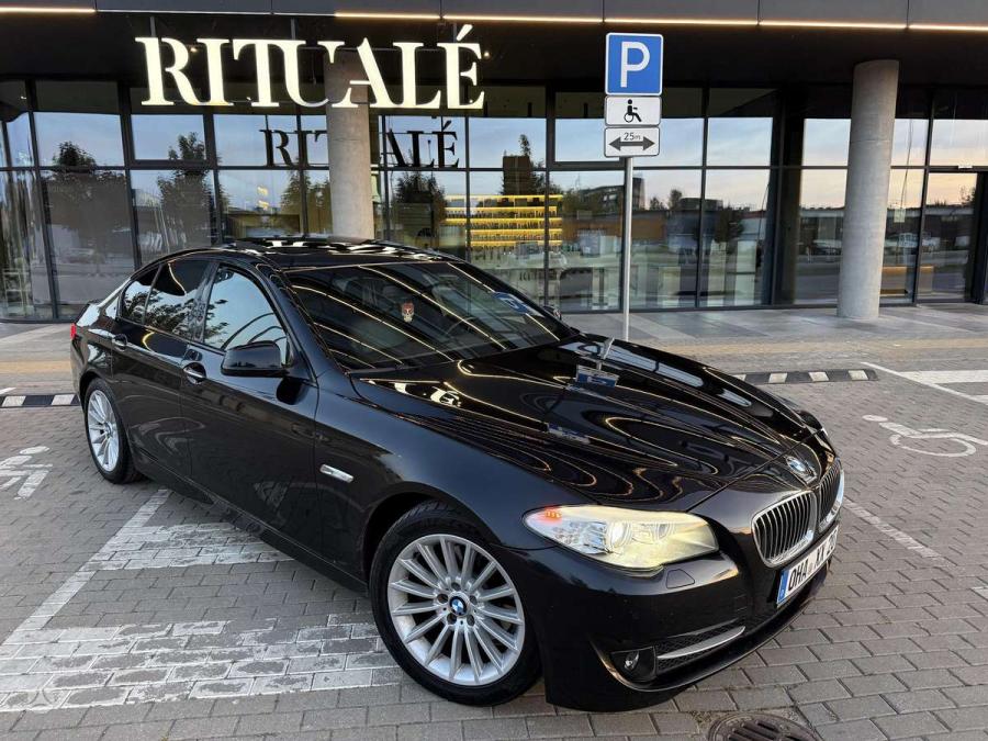 Black BMW 520 2012 in Kaunas, with an engine capacity of 2.00 L and mileage of 0 thousand km for 8390 €, photo 14 on AUTOMOTO.COM.LV