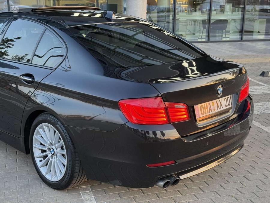 Black BMW 520 2012 in Kaunas, with an engine capacity of 2.00 L and mileage of 0 thousand km for 8390 €, photo 17 on AUTOMOTO.COM.LV