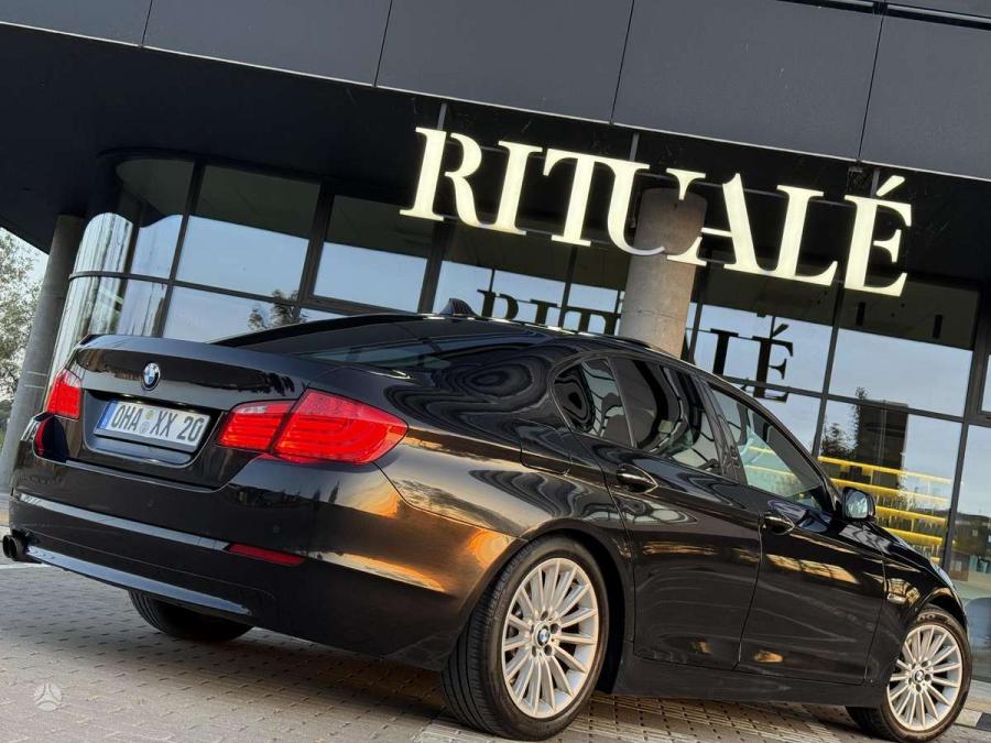 Black BMW 520 2012 in Kaunas, with an engine capacity of 2.00 L and mileage of 0 thousand km for 8390 €, photo 18 on AUTOMOTO.COM.LV