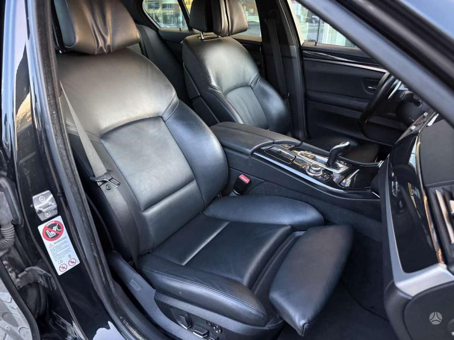 Black BMW 520 2012 in Kaunas, with an engine capacity of 2.00 L and mileage of 0 thousand km for 8390 €, photo 23 on AUTOMOTO.COM.LV