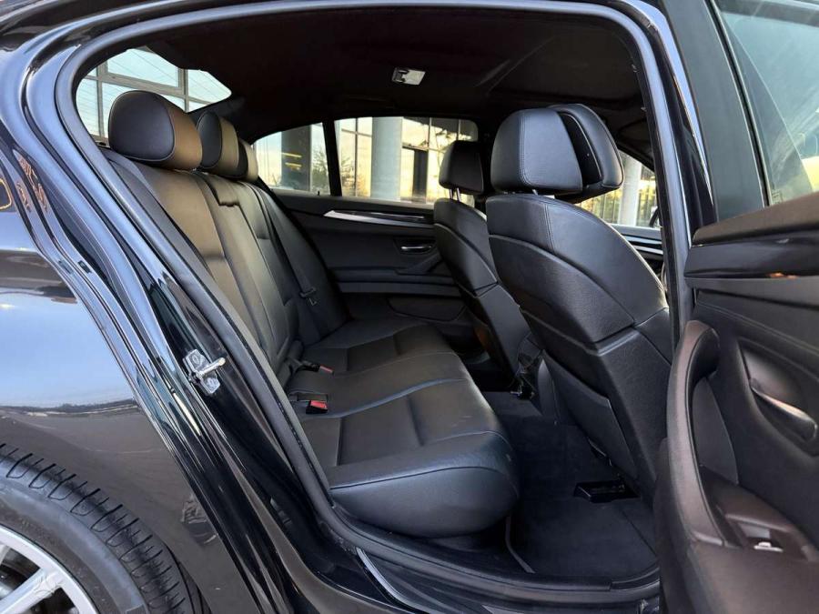 Black BMW 520 2012 in Kaunas, with an engine capacity of 2.00 L and mileage of 0 thousand km for 8390 €, photo 25 on AUTOMOTO.COM.LV