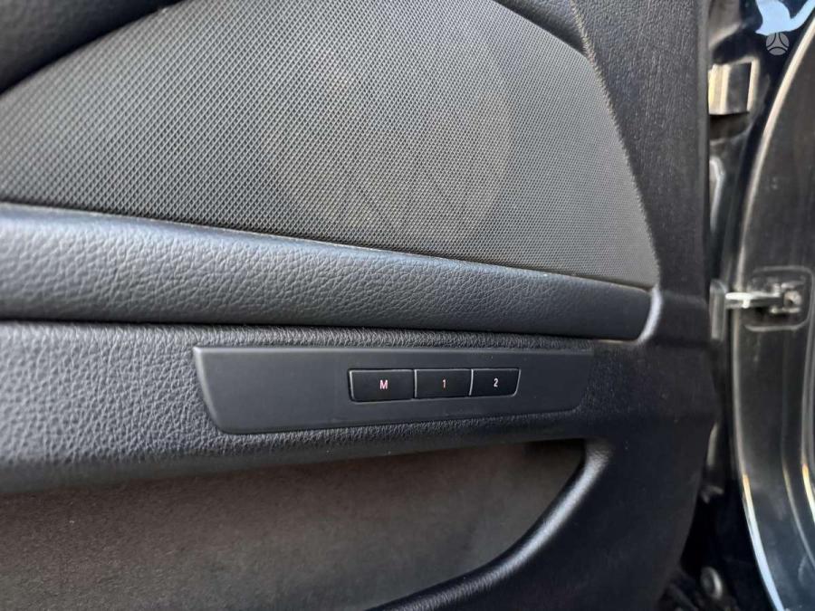 Black BMW 520 2012 in Kaunas, with an engine capacity of 2.00 L and mileage of 0 thousand km for 8390 €, photo 28 on AUTOMOTO.COM.LV