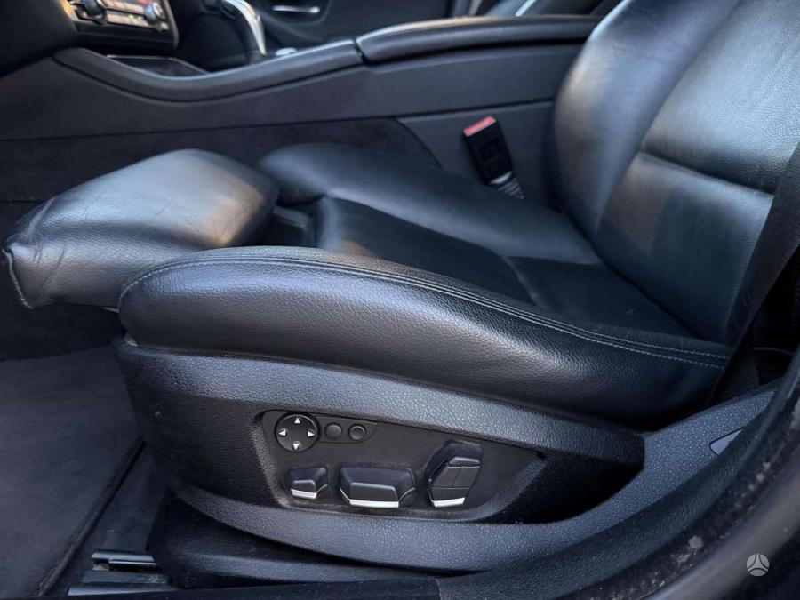 Black BMW 520 2012 in Kaunas, with an engine capacity of 2.00 L and mileage of 0 thousand km for 8390 €, photo 29 on AUTOMOTO.COM.LV
