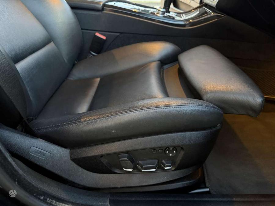 Black BMW 520 2012 in Kaunas, with an engine capacity of 2.00 L and mileage of 0 thousand km for 8390 €, photo 31 on AUTOMOTO.COM.LV