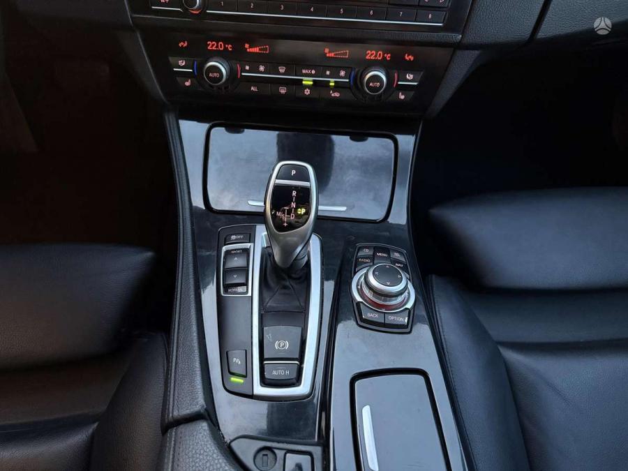 Black BMW 520 2012 in Kaunas, with an engine capacity of 2.00 L and mileage of 0 thousand km for 8390 €, photo 34 on AUTOMOTO.COM.LV