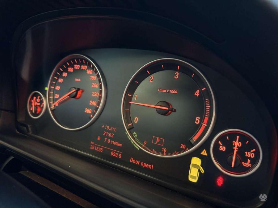 Black BMW 520 2012 in Kaunas, with an engine capacity of 2.00 L and mileage of 0 thousand km for 8390 €, photo 35 on AUTOMOTO.COM.LV