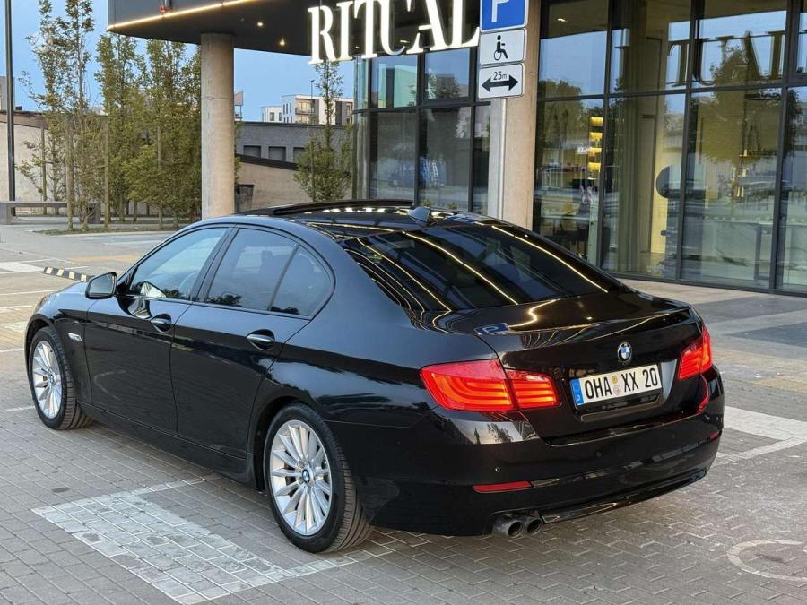 Black BMW 520 2012 in Kaunas, with an engine capacity of 2.00 L and mileage of 0 thousand km for 8390 €, photo 37 on AUTOMOTO.COM.LV