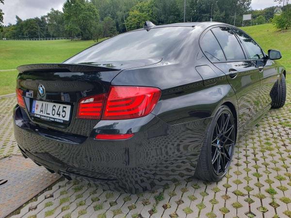 Black BMW 520 2012 in Kaunas, with an engine capacity of 2.00 L and mileage of 343 thousand km for 8800 €, photo 7 on AUTOMOTO.COM.LV