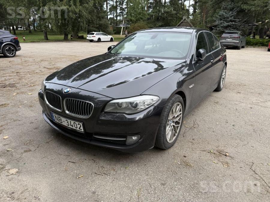 Черный БМВ 520 2012 в Елгава, объемом двигателя 2.00 л и пробегом 310 тыс. км за 5700 €, фото 1 на AUTOMOTO.COM.LV