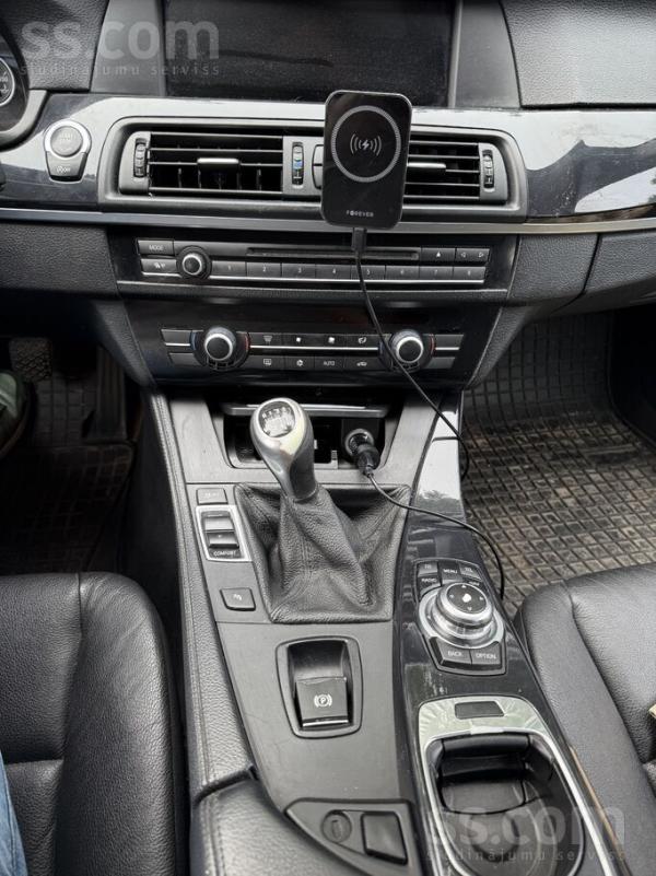 Melns BMW 520 2012 Jelgava, ar dzinēja tilpumu 2.00 L un nobraukumu 310 tūkst. km par 5700 €, foto 7 vietnē AUTOMOTO.COM.LV