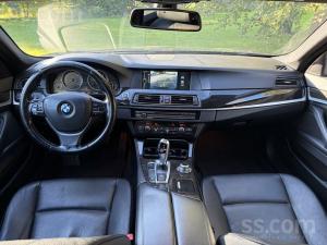 Black BMW 520 2012 in Riga, with an engine capacity of 2.00 L and mileage of 333 thousand km for 11000 €, photo 5 on AUTOMOTO.COM.LV
