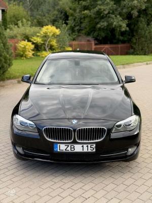 Black BMW 520 2012 in Vilnius, with an engine capacity of 2.00 L and mileage of 289 thousand km for 5500 €, photo 4 on AUTOMOTO.COM.LV