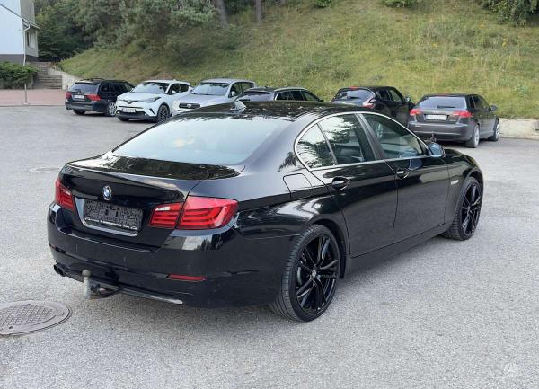 BMW 520 2012 in Anyksciai on AUTOMOTO.COM.LV Black BMW 520 2012 in Anyksciai, with an engine capacity of 2.00 L and mileage of 261 thousand km for 7500 €, photo 7 on AUTOMOTO.COM.LV