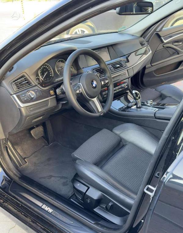 BMW 520 2012 in Anyksciai on AUTOMOTO.COM.LV Black BMW 520 2012 in Anyksciai, with an engine capacity of 2.00 L and mileage of 261 thousand km for 7500 €, photo 10 on AUTOMOTO.COM.LV