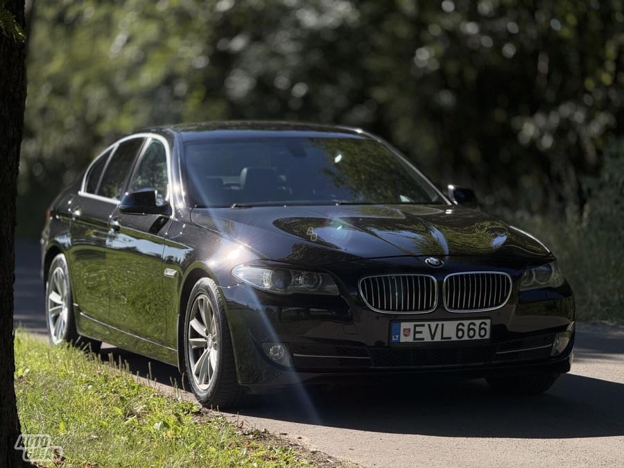 Melns BMW 520 2012 Kauņa, ar dzinēja tilpumu 2.00 L un nobraukumu 367 tūkst. km par 7300 €, foto 1 vietnē AUTOMOTO.COM.LV