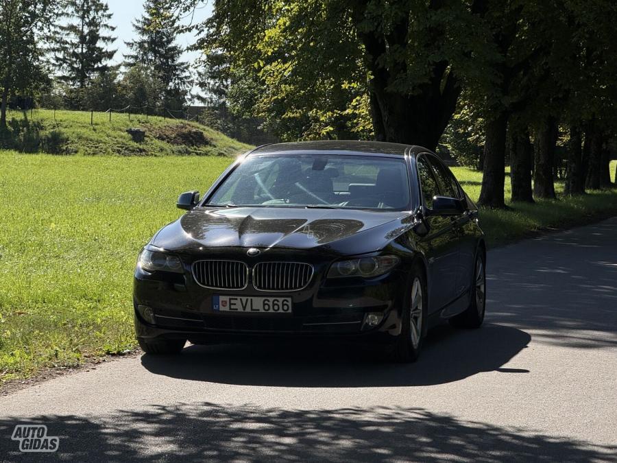 Melns BMW 520 2012 Kauņa, ar dzinēja tilpumu 2.00 L un nobraukumu 367 tūkst. km par 7300 €, foto 4 vietnē AUTOMOTO.COM.LV