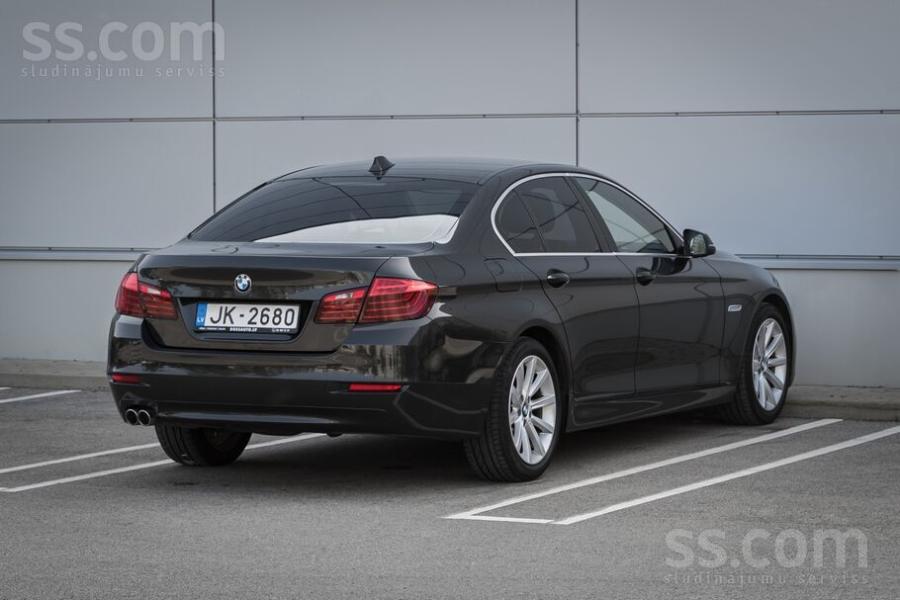 Melns BMW 520 2013 Rīga, ar dzinēja tilpumu 2.00 L un nobraukumu 0 tūkst. km par 9990 €, foto 4 vietnē AUTOMOTO.COM.LV
