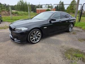 Melns BMW 520 2013 Ogre, ar dzinēja tilpumu 2.00 L un nobraukumu 263 tūkst. km par 10350 €, foto 2 vietnē AUTOMOTO.COM.LV