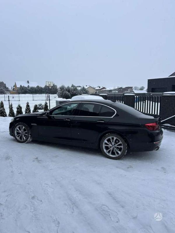 Black BMW 520 2013 in Kaunas, with an engine capacity of 2.00 L and mileage of 228 thousand km for 3750 €, photo 4 on AUTOMOTO.COM.LV
