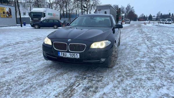 Melns BMW 520 2013 Marijampole, ar dzinēja tilpumu 2.00 L un nobraukumu 180 tūkst. km par 10999 €, foto 2 vietnē AUTOMOTO.COM.LV