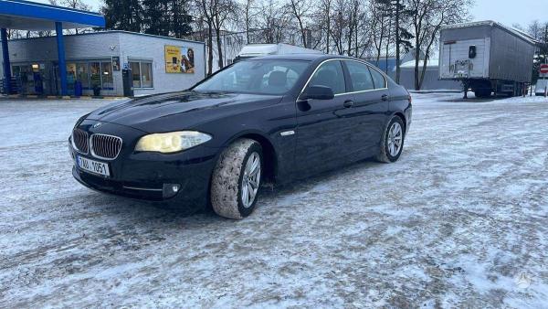 Melns BMW 520 2013 Marijampole, ar dzinēja tilpumu 2.00 L un nobraukumu 180 tūkst. km par 10999 €, foto 3 vietnē AUTOMOTO.COM.LV