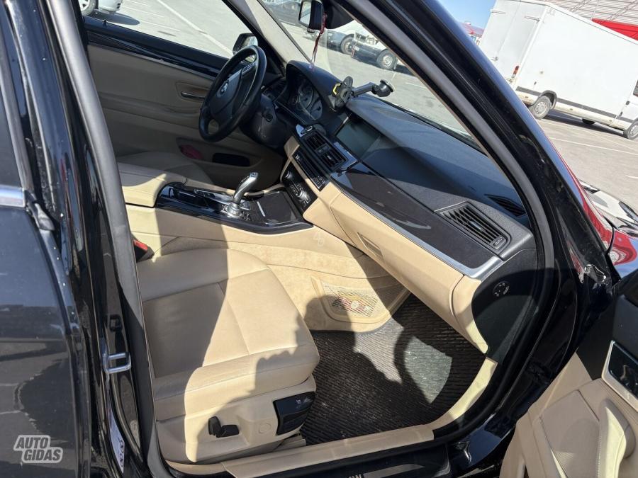 Black BMW 520 2013 in Kaunas, with an engine capacity of 2.00 L and mileage of 214 thousand km for 10000 €, photo 5 on AUTOMOTO.COM.LV