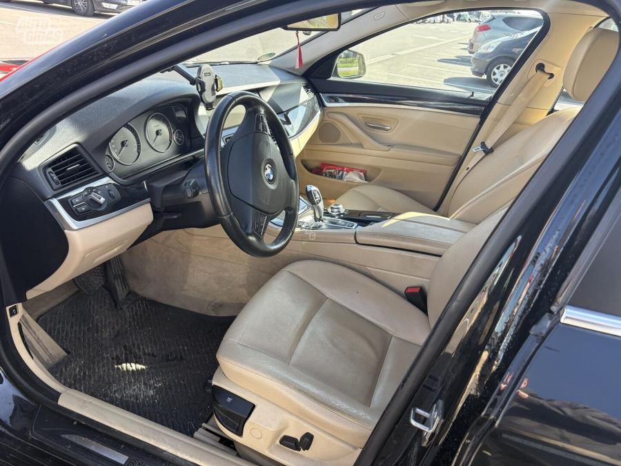 Black BMW 520 2013 in Kaunas, with an engine capacity of 2.00 L and mileage of 214 thousand km for 10000 €, photo 7 on AUTOMOTO.COM.LV