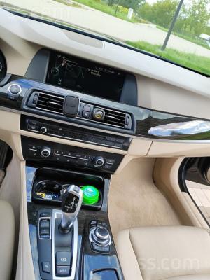 Black BMW 520 2013 in Daugavpils, with an engine capacity of 2.00 L and mileage of 252 thousand km for 11500 €, photo 8 on AUTOMOTO.COM.LV